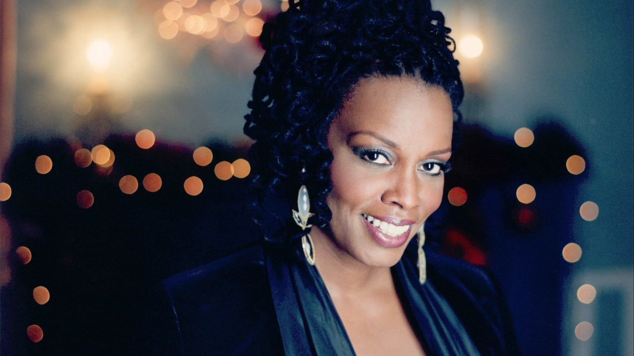 DIANNE REEVES : Sa biographie, ses albums, ses concerts