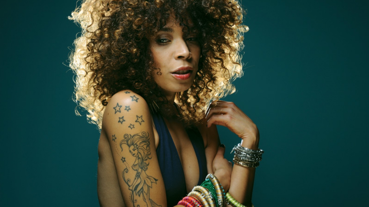 Flavia Coelho : Sa biographie, ses albums, ses concerts