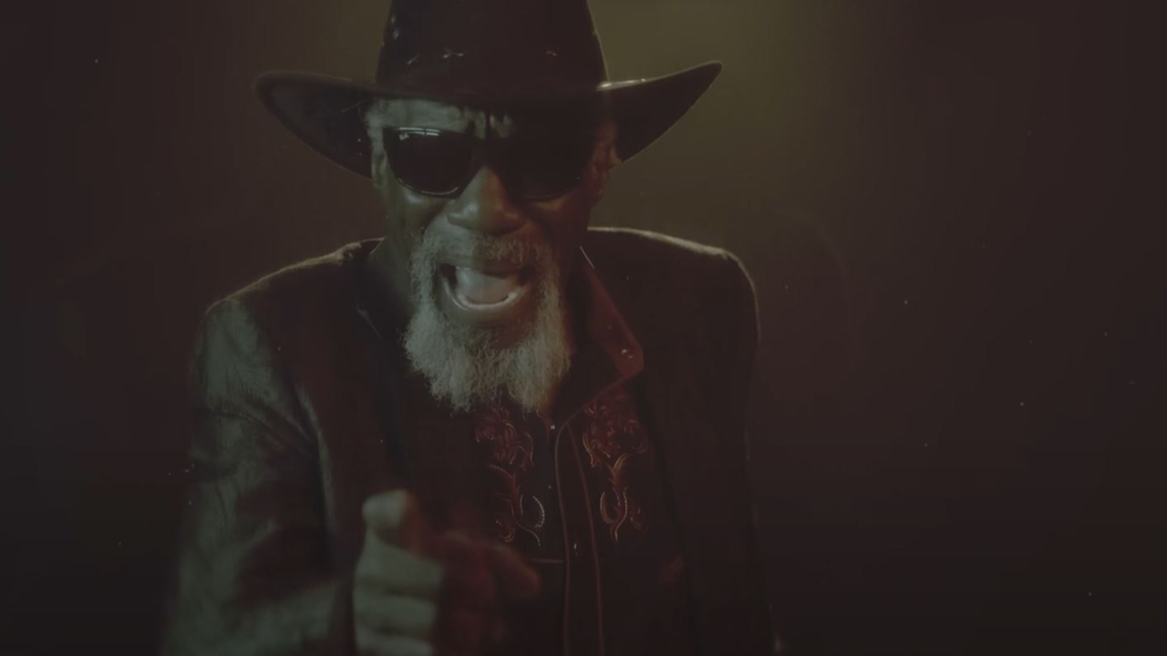 Robert Finley dévoile un nouveau single saisissant, "Helping Hand", et ...